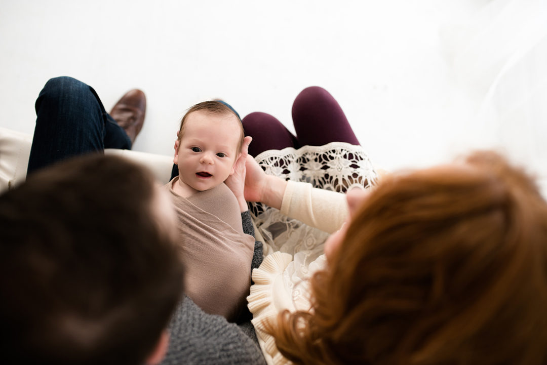 Take pictures of your newborn at home | Julie Kulbago Photography